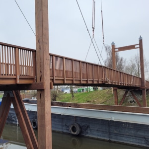 Two wooden cable-stayed bridges in Roermond with Azobé % - Boogaerdt Hout